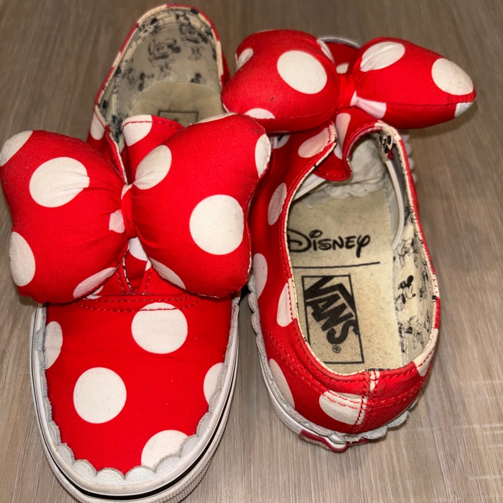 Limited Edition Minnie Mouse X Vans - Gem